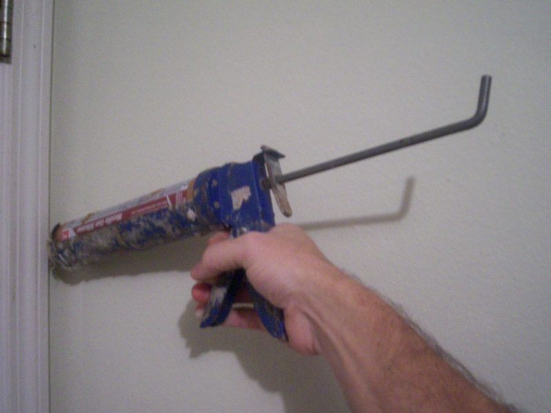 10 Types of Caulk and Their Many Uses