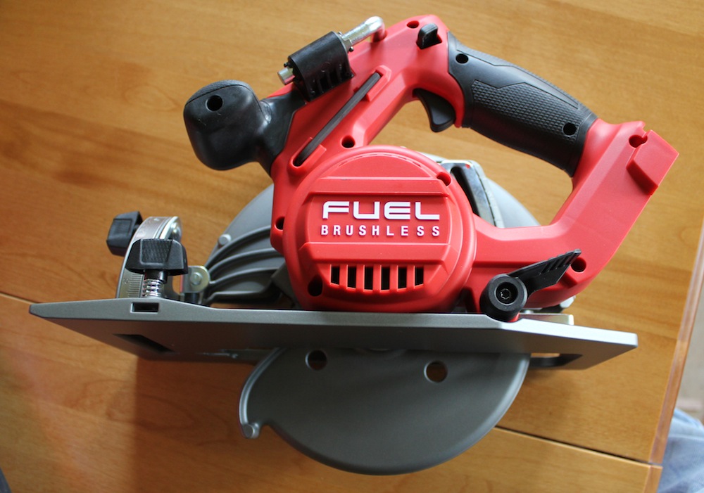 Milwaukee Fuel 7 1 4 Circular Saw Full Size Blade Meet Brushless Motor Milwaukee Fuel 7 1 4 Circular Saw Full Size Blade Meet Brushless Motor