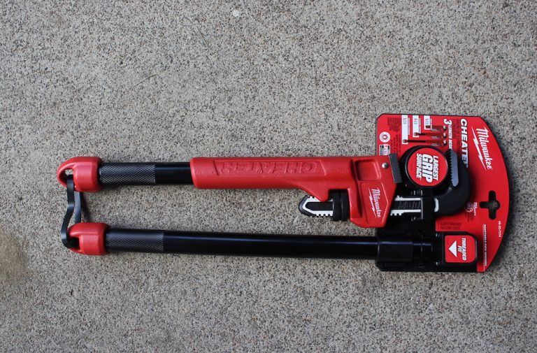 Milwaukee Cheater Pipe Wrench – A Cheater You Can Trust - Home Fixated