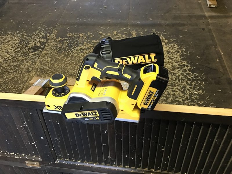 DeWalt DCP580 Cordless Planer Review - Another Cord Trimmed